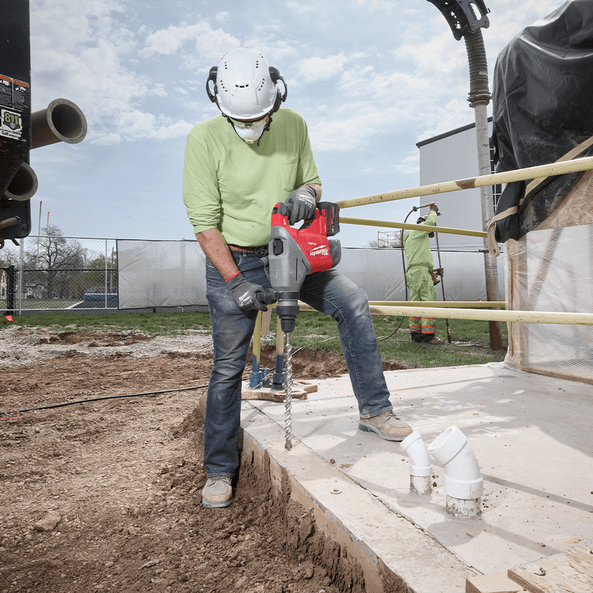 Milwaukee M18 FUEL™ 45mm SDS Max Rotary Hammer w/ VACLINK™ and ONE-KEY ...